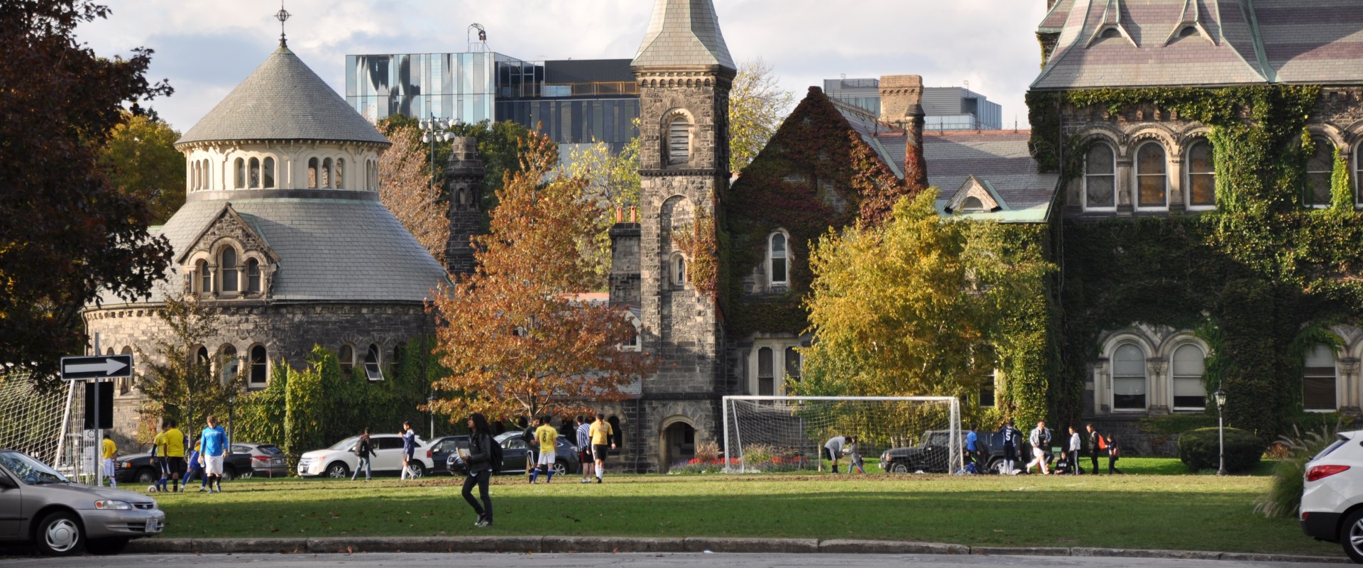 How many colleges and universities are in ontario canada?